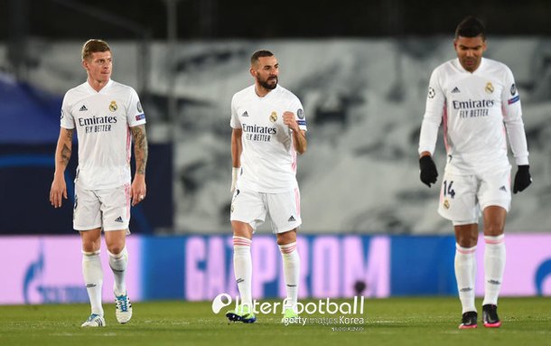 [UCL POINT] 지단과 레알, 챔스 DNA 입증…3위→1위로 16강 진출 : 네이트 스포츠
