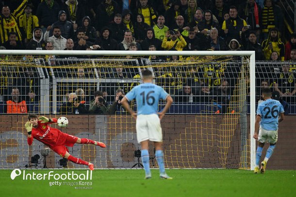[UCL 리뷰] '마레즈 PK 실축' 맨시티, 도르트문트와 0-0 무…1위 확정 : 네이트 스포츠