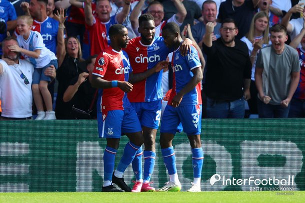 [EPL 리뷰] '황희찬 복귀전서 시즌 2호골 폭발!' 울브스, 팰리스에 2-3 완패…수비 붕괴 원인 : 네이트 스포츠