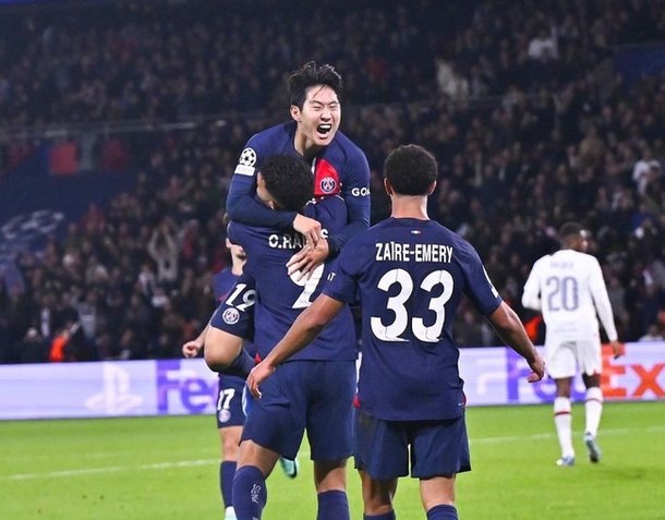 '3경기 2G 1AS' 물 오른 이강인, 금테 안경 낀 채 밀라노 도착…현지 매체 '선발 전망' : 네이트 스포츠