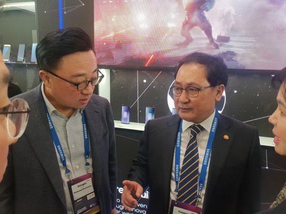 [MWC19] 유영민 장관 "韓, 5G 레퍼런스 만들어 세계로" : 네이트 뉴스