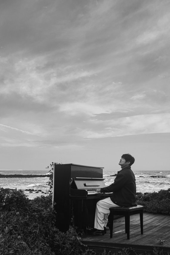 KCM, 20주년 앨범 '우리들(US)' 예판 시작…'레트로 감성' 기대 : 네이트 연예