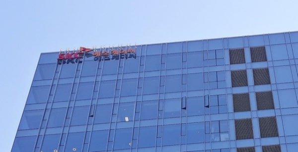 SKC, 3100억 EB 발행…중복상장 막는 안전장치도 : 네이트 뉴스