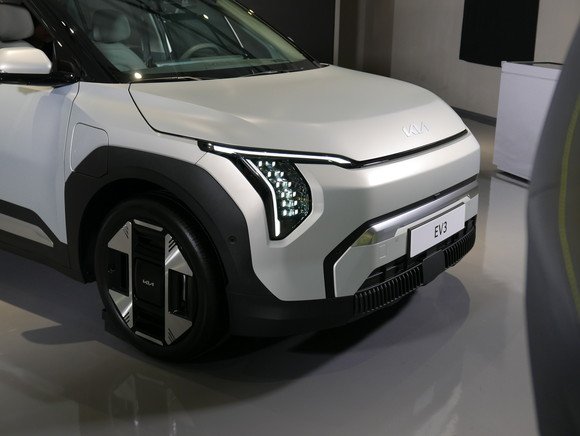 "1회 충전 501㎞ 주행" 기아 'EV3' 전기차 대중화 선도 선언 : 네이트 뉴스