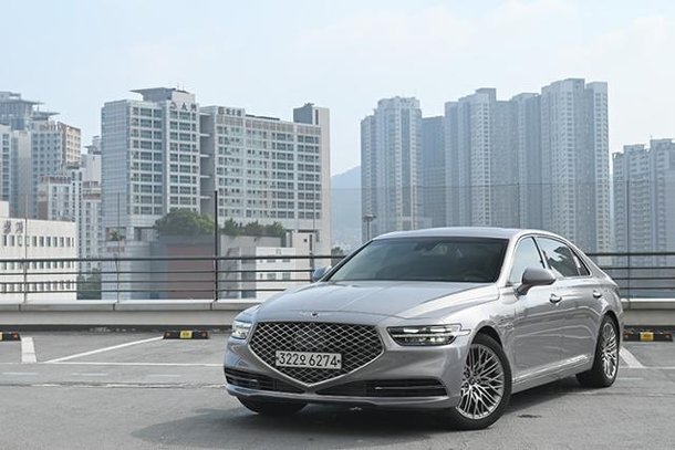 [시승기] 브랜드의 가치를 입증하는 플래그십 세단, 제네시스 G90 3.3T AWD : 네이트 뉴스