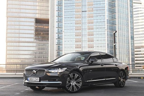 [자유로 연비] 전동화의 흐름을 드러내는 세단, 볼보 S90 B6 AWD 인스크립션의 자유로 연비는? : 네이트 뉴스