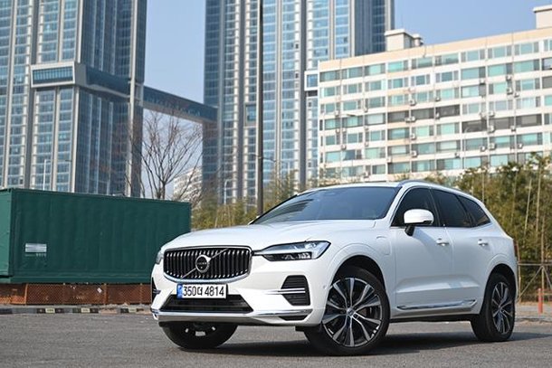 [자유로 연비] 강력한 퍼포먼스의 PHEV, 볼보 XC60 T8 리차지의 자유로 연비는? : 네이트 뉴스