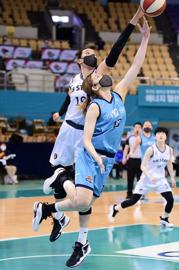 WKBL 4강 PO, 최대 적은 맞수가 아닌 코로나 : 네이트 스포츠