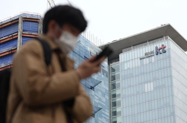 34명 완전 경선에서 뽑힌 윤경림도 후보 사퇴…KT 새 CEO 뽑을 답이 없다 : 네이트 뉴스