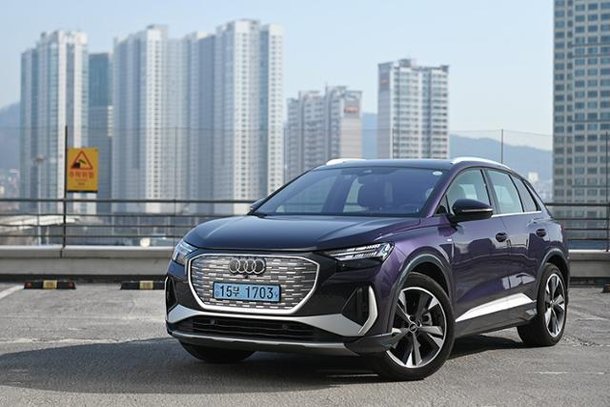 [비교 시승] 합리적인 선택을 이끄는 프리미엄 EV – 볼보 XC40 리차지 & 아우디 Q4 e-트론 : 네이트 뉴스