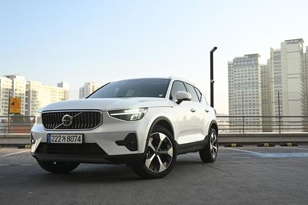 [비교 리뷰] 컴팩트 SUV, 최상의 상품성과 최고의 퍼포먼스 – 볼보 XC40 & 캐딜락 XT4 : 네이트 뉴스