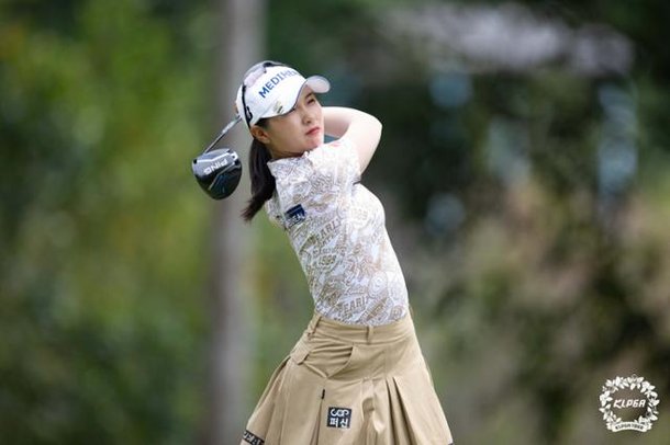 KLPGA 대상 정조준한 '큐티풀' 박현경 "내 이름 내건 아마추어 대회, 나에게도 새로운 동기부여" : 네이트 스포츠