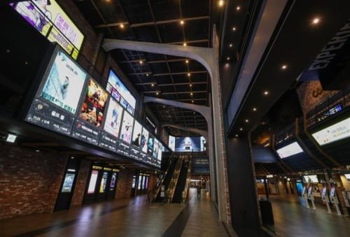 코로나19 장기화에 CGV 극장 35곳 닫는다…주말부터 영업 중단 : 네이트 뉴스