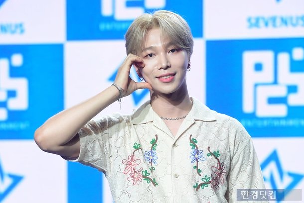 [포토] 세븐어스 이레 팬들 향해 볼하트~ 네이트 연예