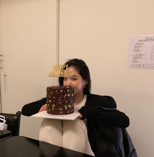 2019년 마지막 생일파티 에이핑크 손나은 오늘도 미인의 정석 네이트 연예