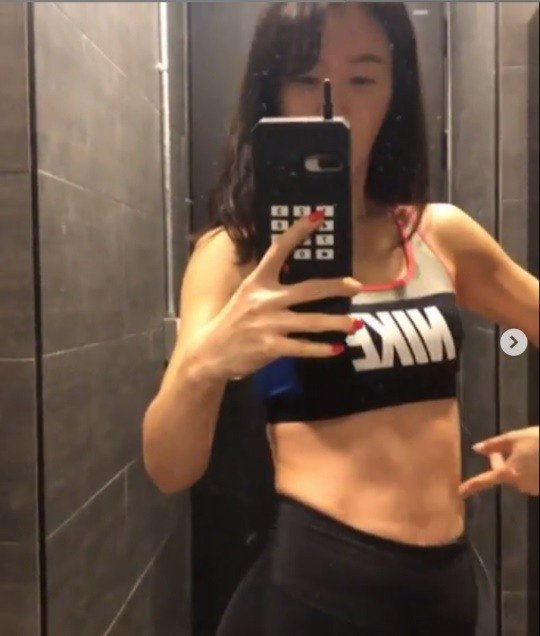 안선영, 식스팩+인바디 공개…"키 168cm에 몸무게 55.3kg" | 네이트 연예