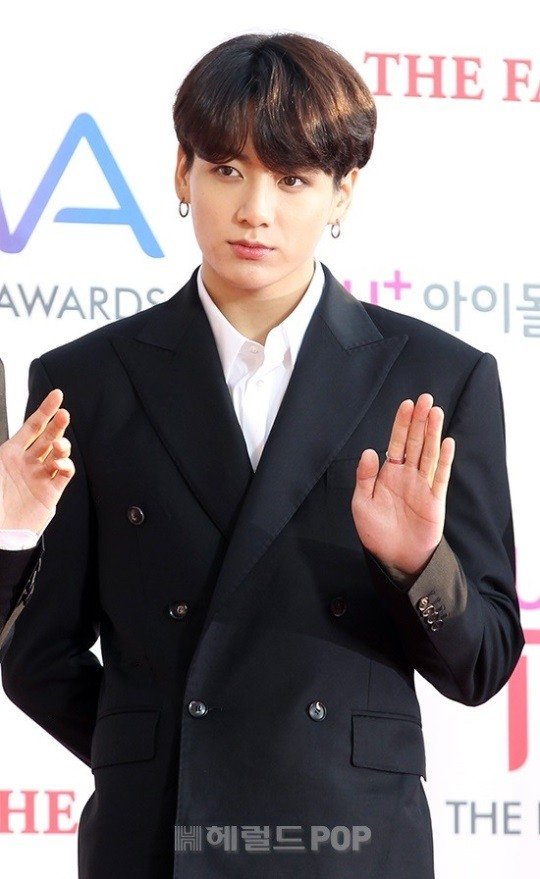 [pop이슈]bts 정국 열애설 타투샵 악플 피해 호소→강경대응…수백통 욕설 Dm 네이트 연예