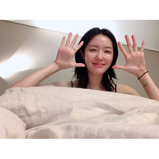 김새롬, 탄성 나오는 수영복 몸매 인증…슈퍼모델의 위엄 | 네이트 연예