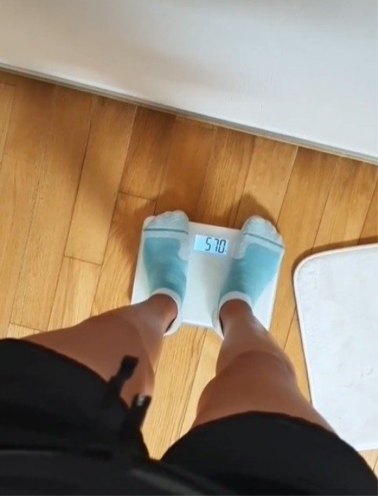 '박준형♥'김지혜, 키 169cm·57kg 인증 "빼는 중, 근육 늘리는 중" : 네이트 연예