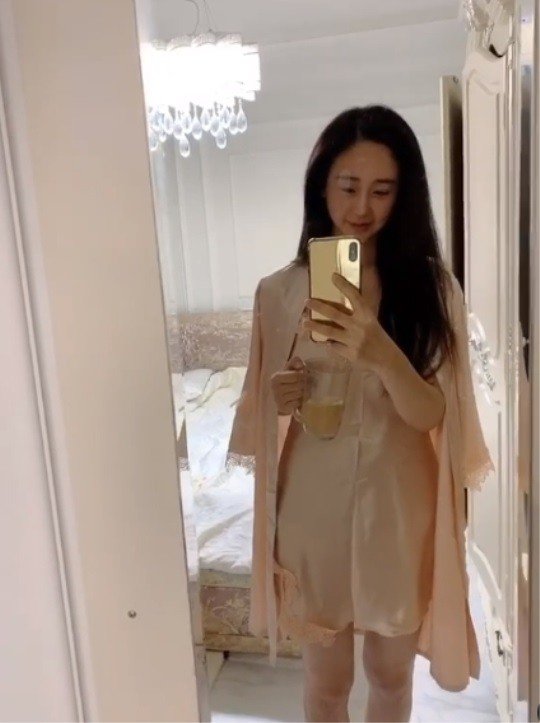 [팝업★]"172cm·48kg의 위엄"…'진화♥' 함소원, 슬립 차림으로 뽐낸 치명美 : 네이트 연예