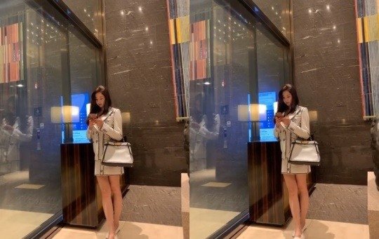 '173cm·43세' 김사랑, 실물은 이런 느낌? '작은 얼굴+10등신 몸매'에 그저 감탄만 : 네이트 연예