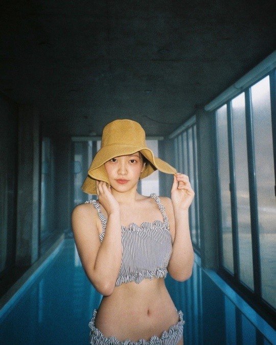 레드벨벳 예리 늘씬한 비키니 자태…24살의 성숙美 아이돌24시 네이트 연예