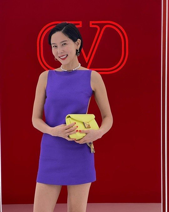 마이큐♥ 김나영 등 너무 파인 거 아니야…파격적인 원피스 완벽 소화 네이트 뉴스