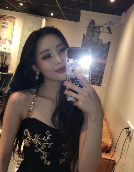 선미, 모태마름 45.6kg의 가녀린 몸매…움푹 파인 쇄골까지 섹시 | 네이트 연예