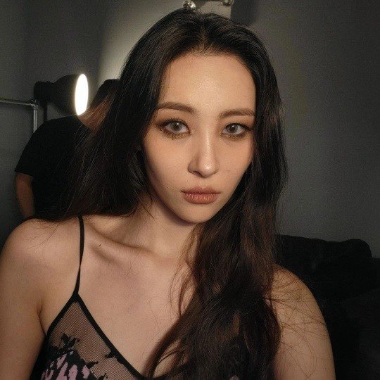 '45.6kg' 선미, 볼 패일 만큼 홀쭉해…쇄골까지 움푹 : 네이트 연예