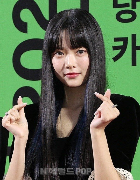 르세라핌 홍은채, 장원영 이어 '뮤직뱅크' 새 MC…KBS 측 "10일 진행"[공식] : 네이트 연예