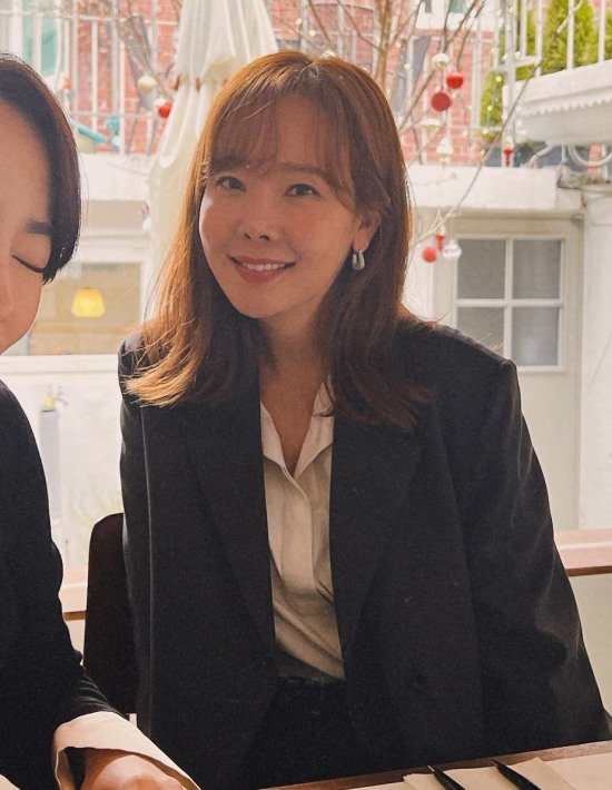 이범수 아내 이윤진 남편 교수 사직 후 근황 공개…소유진과 찰칵 네이트 연예