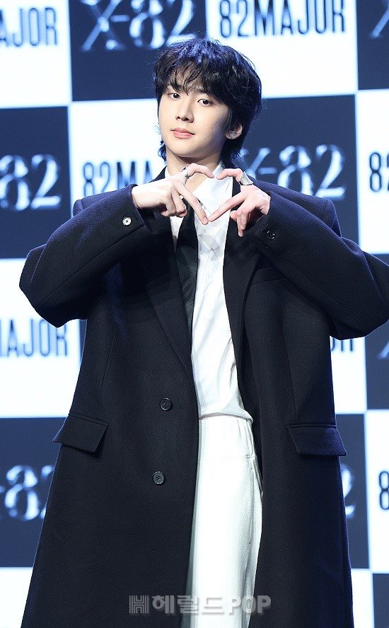 [포토]82MAJOR 남성모, 심쿵 하트 : 네이트 뉴스