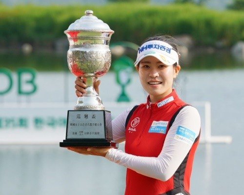 KLPGA 대세 박민지와 JLPGA 모네 비교 : 네이트 스포츠