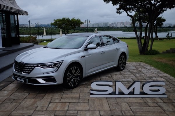 [정찬수의 시승기 - 2022년형 SM6] 부드러운 승차감·카페이 편의성 '굿'…연비는 덤 : 네이트 뉴스