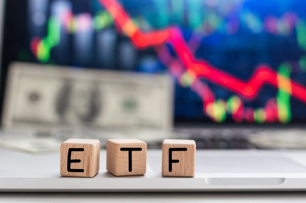 바야흐로 'ETF의 시대'…작년 역대최다 상장, 순자산 54% ↑ [투자360] : 네이트 뉴스