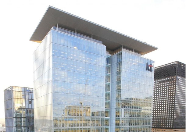 KT, MWC25서 AI 경험 콘텐츠 확장…'K-스타디움' 공개 : 네이트 뉴스