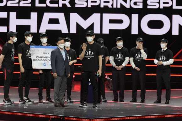 T1, 페이커와 LCK 역사상 첫 V10…"MSI 우승 목표" : 네이트 스포츠