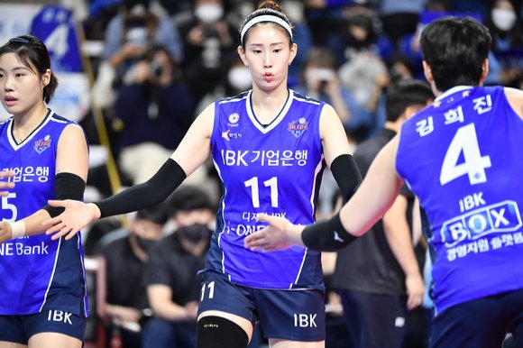 IBK기업은행 김수지 '봄 배구' 여PO 2차전 객원 해설 데뷔 : 네이트 스포츠