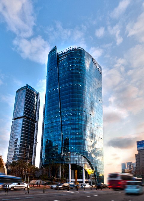 "10억 포기하고 6800억 베팅"…CJ올리브영의 '큰 그림' : 네이트 뉴스