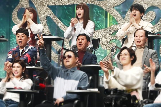 "예상 뒤엎은 결과…" '복면가왕' 주윤발의 가왕전 : 네이트 연예