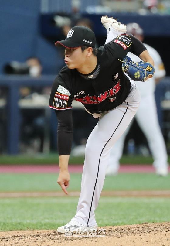 [준PO2]'PS 최연소 세이브' 박영현 "이토록 큰 경기 SV, 영광이다" : 네이트 스포츠