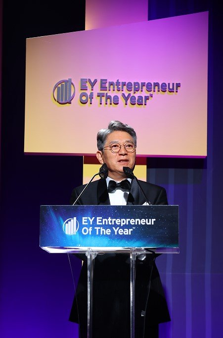 곽재선 KG그룹 회장, 'EY 최우수 기업가상 마스터상' 수상…"소명 다하겠다" : 네이트 뉴스