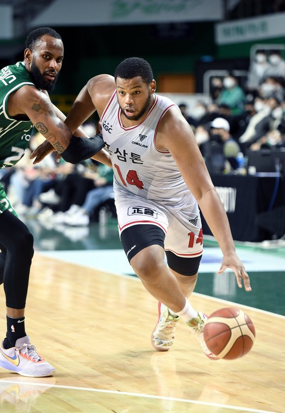 DB 격파한 KGC, 프로농구 단독 1위 올랐다 : 네이트 스포츠