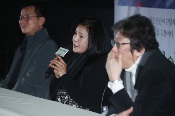 故신상옥 감독 겨울 이야기 18년만 완성 가족이 가족 위해 희생하는 이 시대 마지막 영화 [종합] 네이트 뉴스