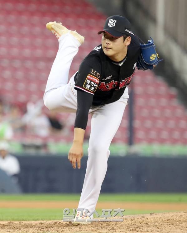 [IS 피플] '끝판왕'도 없는 4년 연속 20SV, 김재윤 "팀에 도움됐기에 의미" : 네이트 스포츠