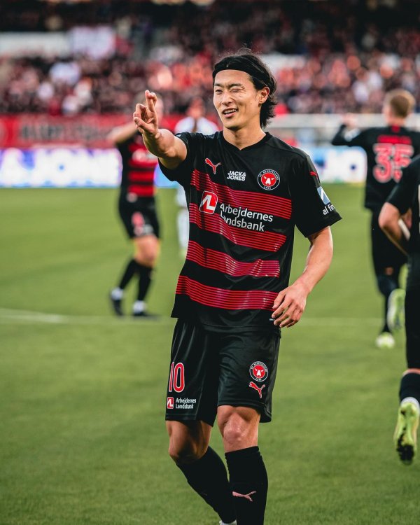 '레게머리' 조규성, 1골 1도움 맹활약…팀은 2-1 승리 : 네이트 스포츠