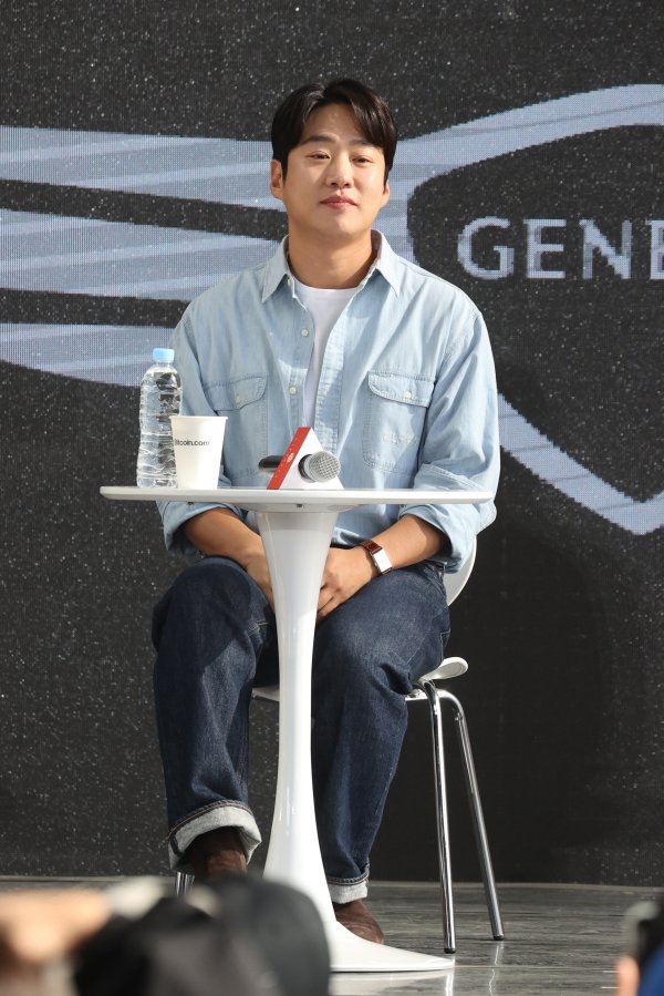 "할 거면 화끈하게" 안재홍·이솜, 솔직·과감한 부부로 변신 'LTNS' [28th BIFF] (종합) : 네이트 연예