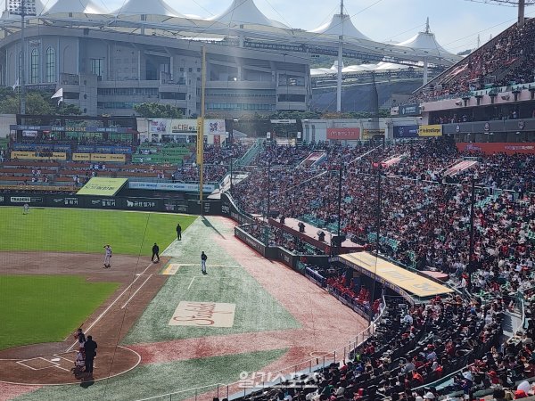 [준PO 1] SSG-NC 준플레이오프 1차전, 2만 2500명 만원 관중 속 개최 : 네이트 스포츠