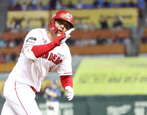 [준PO3] SSG 2번 에레디아-4번 한유섬-5번 하재훈···지그재그 타순으로 반격 노린다 : 네이트 스포츠