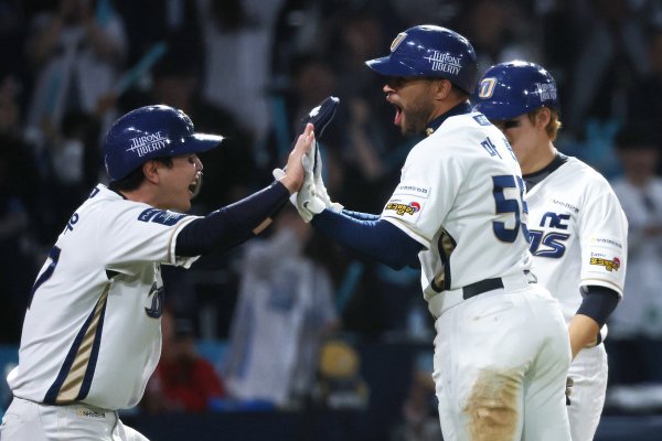 'KT 나와' 4위 NC, SSG에 스윕승 거두며 PO 진출···PS 4연승, MVP 김영규 : 네이트 스포츠